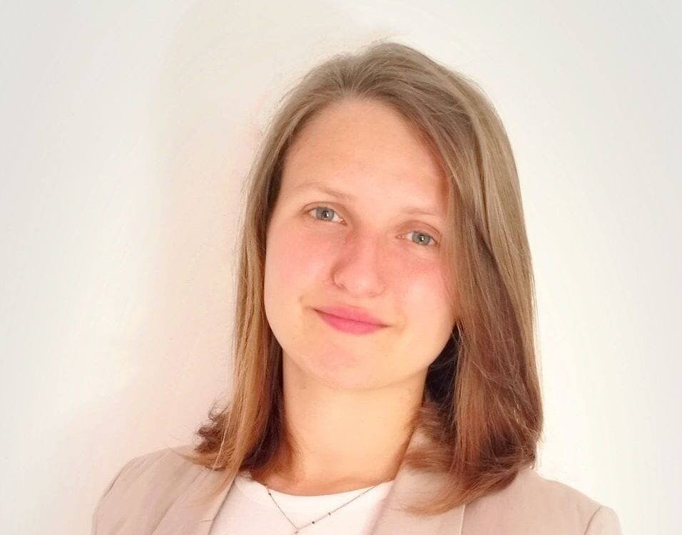 Andreea CONDREA, filleule en Terminale au lycée Toulouse Lautrec à ...